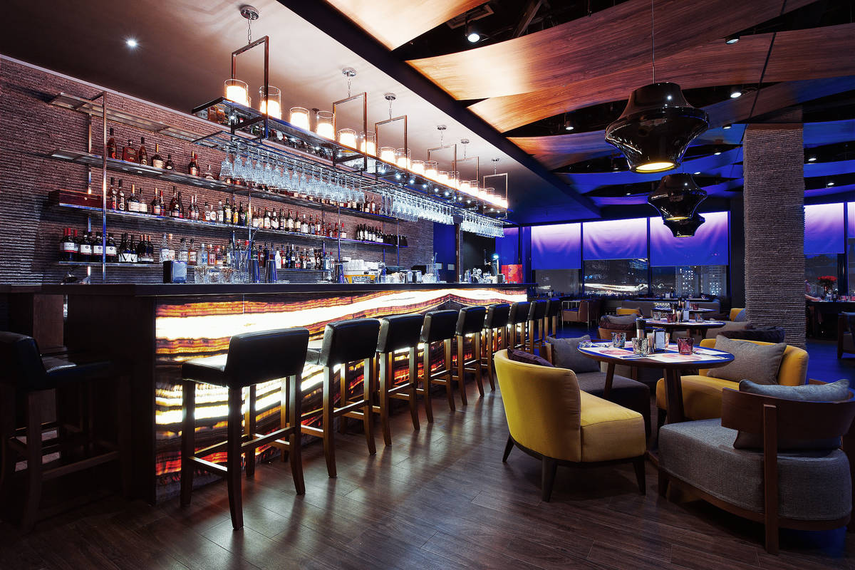 42.045P FRANKY WOO bar-restaurant | design studio LEFTdesign